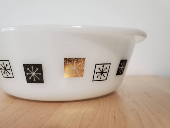 MCM Inland Glass Atomic Covered Casserole Dish 1 12 Qt Home & Living ...