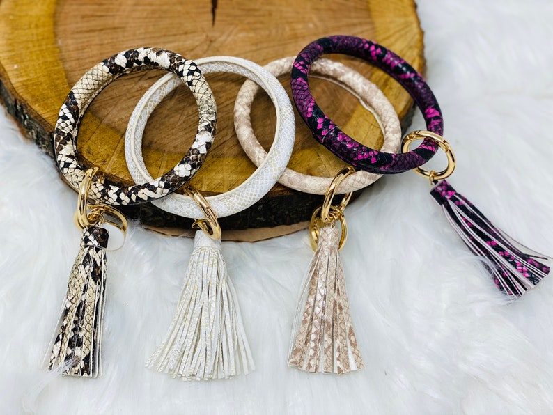 Wristlet Keychain / Personalized Key Ring Bangle /leather - Etsy