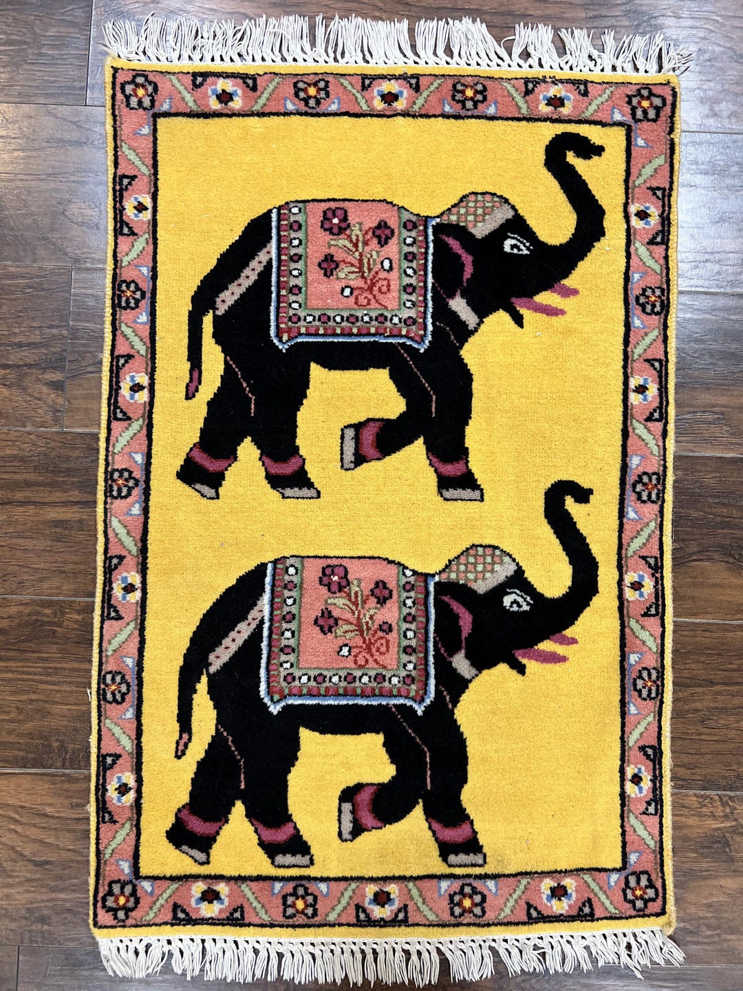 Unique Indian Pictorial Rug 2x3, Small Wool Hand Knotted Oriental ...