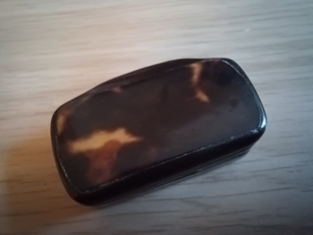 Small Antique Horn Snuff Box With Tortoiseshell Pattern on Lid - Etsy