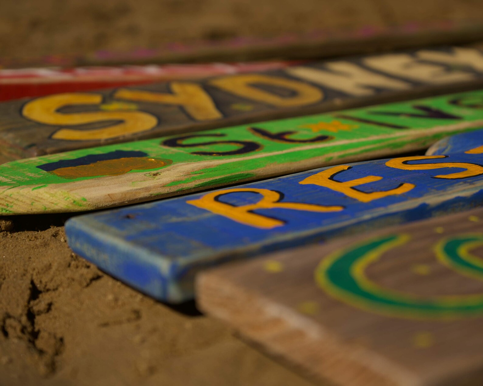 6 X Travel Arrows, Customised Signs, Destination Sign, Signpost, Tiki ...