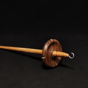 Artisan Drop Spindle With Oak Shaft and Walnut Whorl 26.5 Cm / 28 G ...