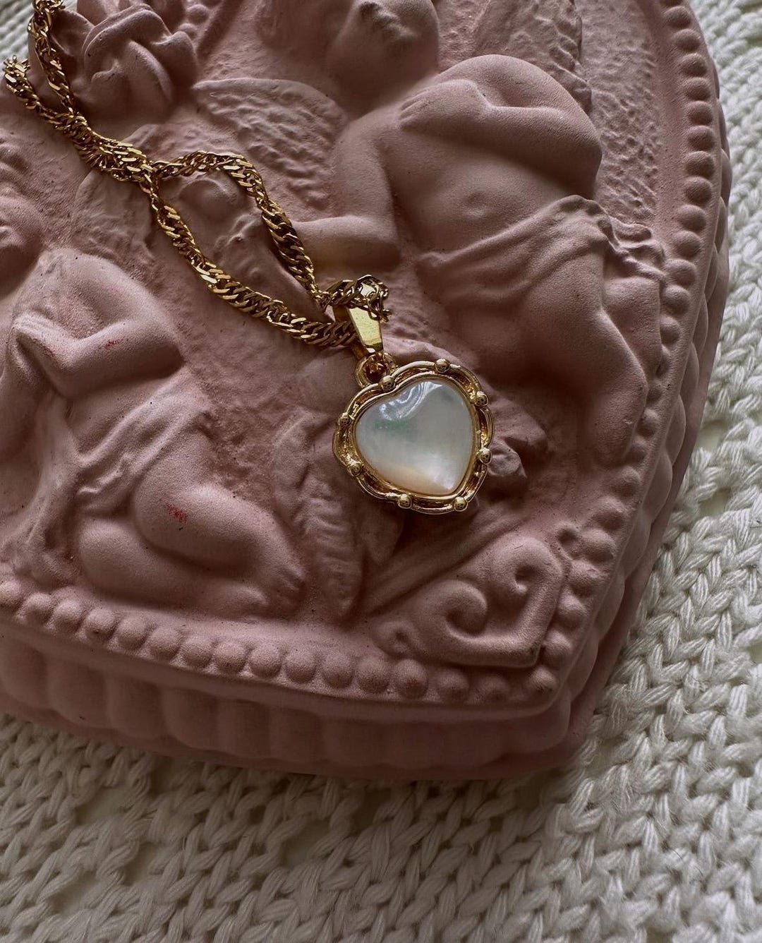 14k Gold Heart Shell Necklace, Mother of Pearl Pendant, Coquette ...