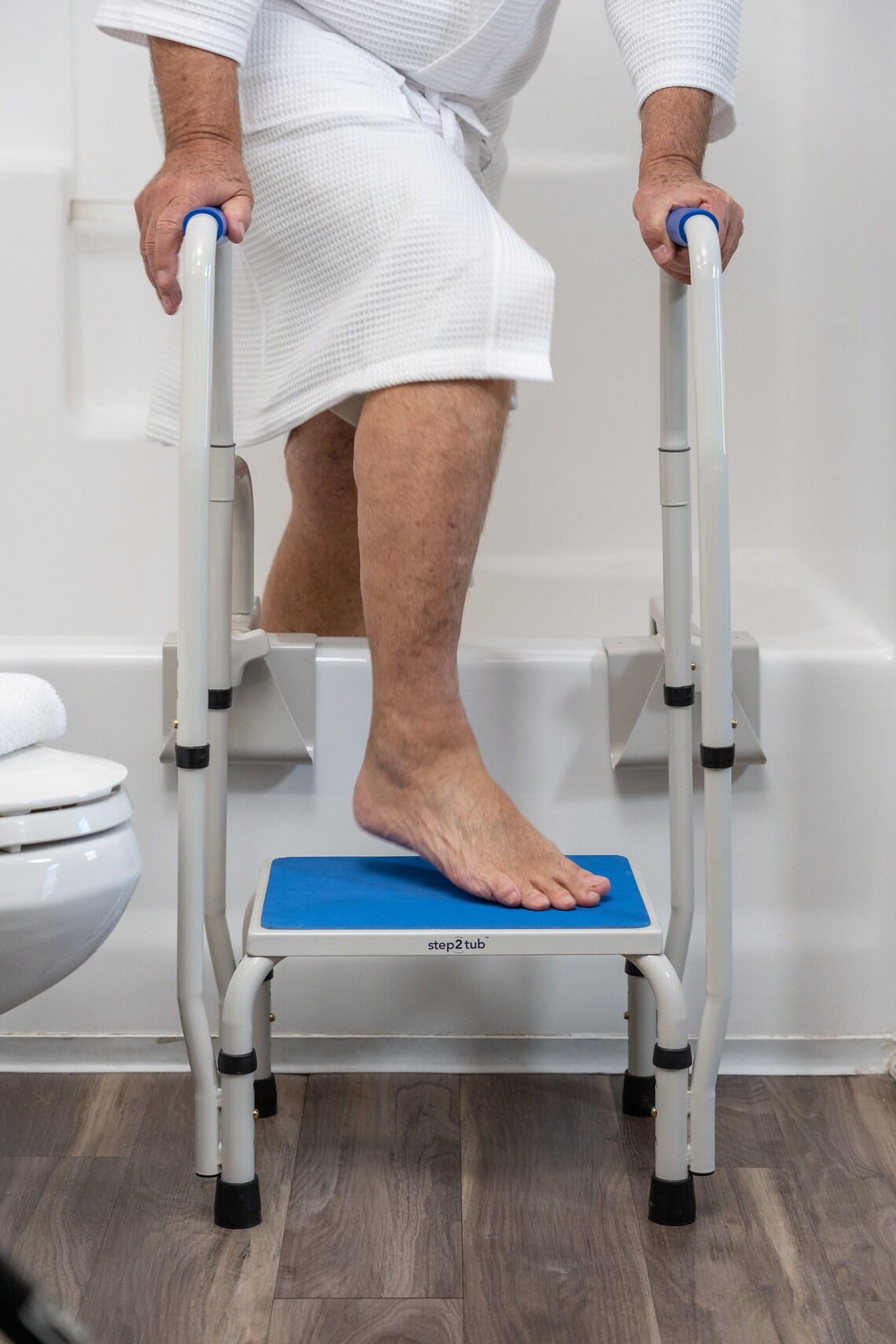 Bathtub Safety Step is the Safest Way to Get in and Out of the Bathtub ...