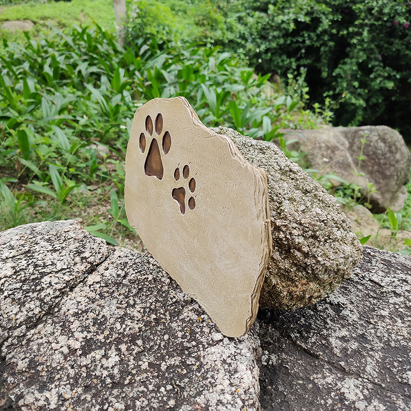 Personalized Pet Memorial Stones Dog Cat Paw Prints Grave Markers ...