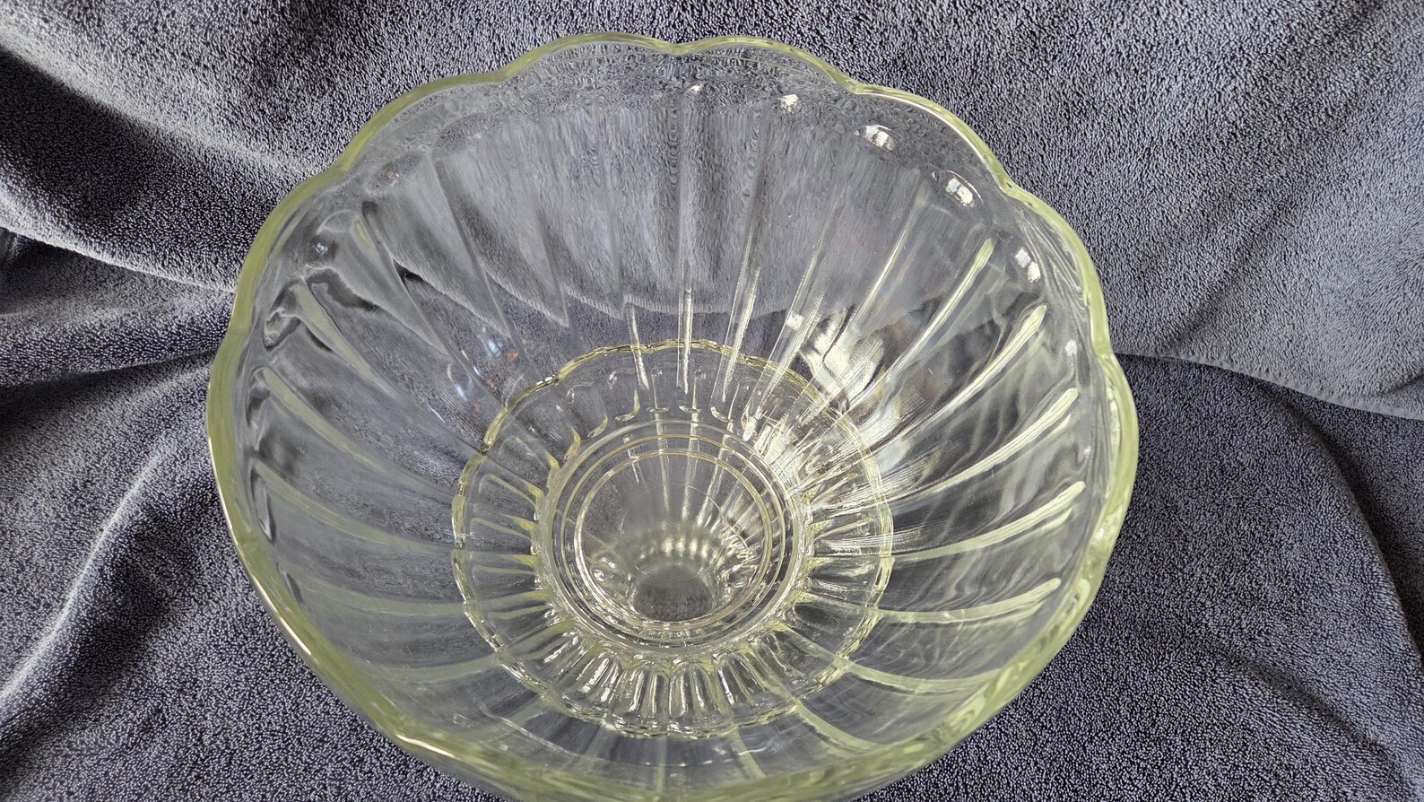 Colonial Punch Bowl Set, Anchor Hocking 1950's, 1 Bowl, 1 Base, 12 Cups ...