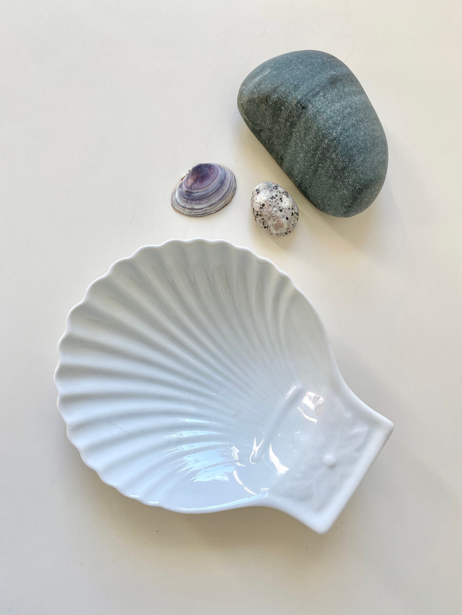 Vintage White Apilco Scallop-shaped Cookware Dishes Made in France ...