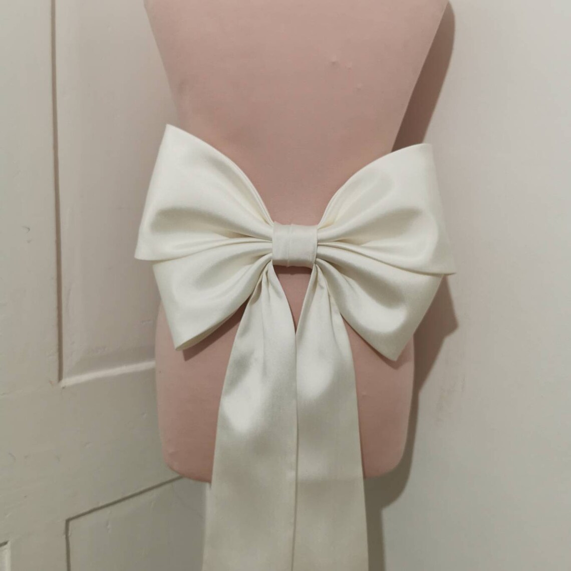 Long Tails Detachable Wedding Dress Bow. Bridal Train. Satin - Etsy