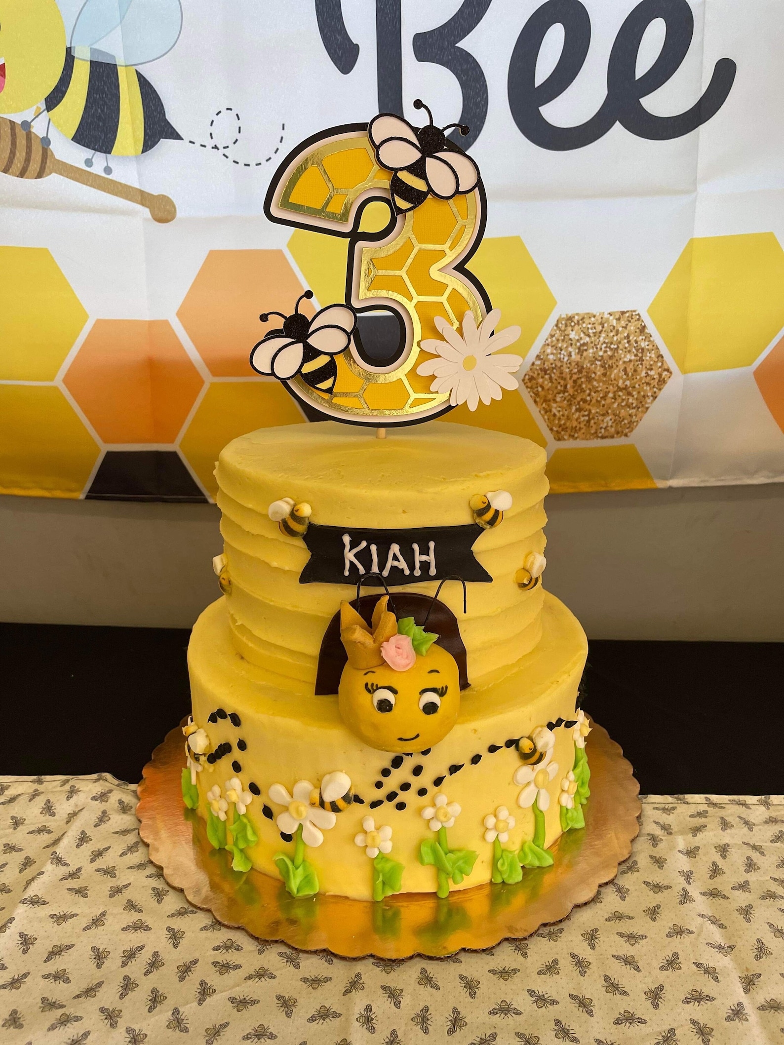 Topper de pastel de abeja, "Tan dulce para la abeja tres", "Dulce como ...