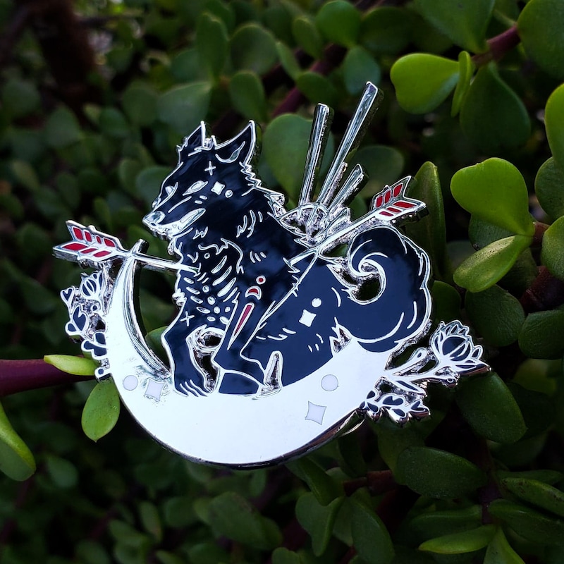 Wolf Pin - Etsy