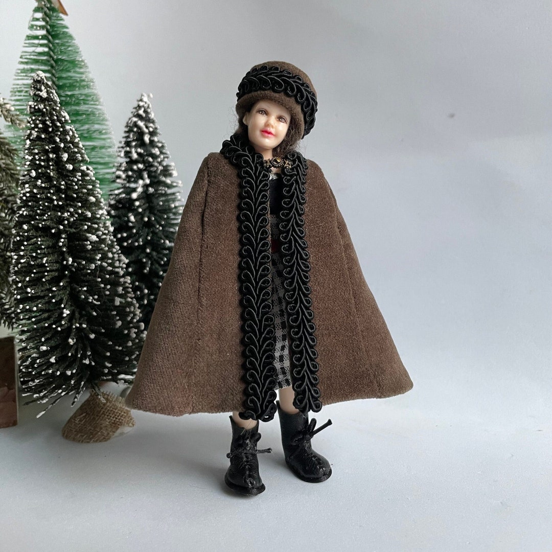 Miniature Doll Cape, Dollhouse Clothes, Velvet Green Cape for Doll ...