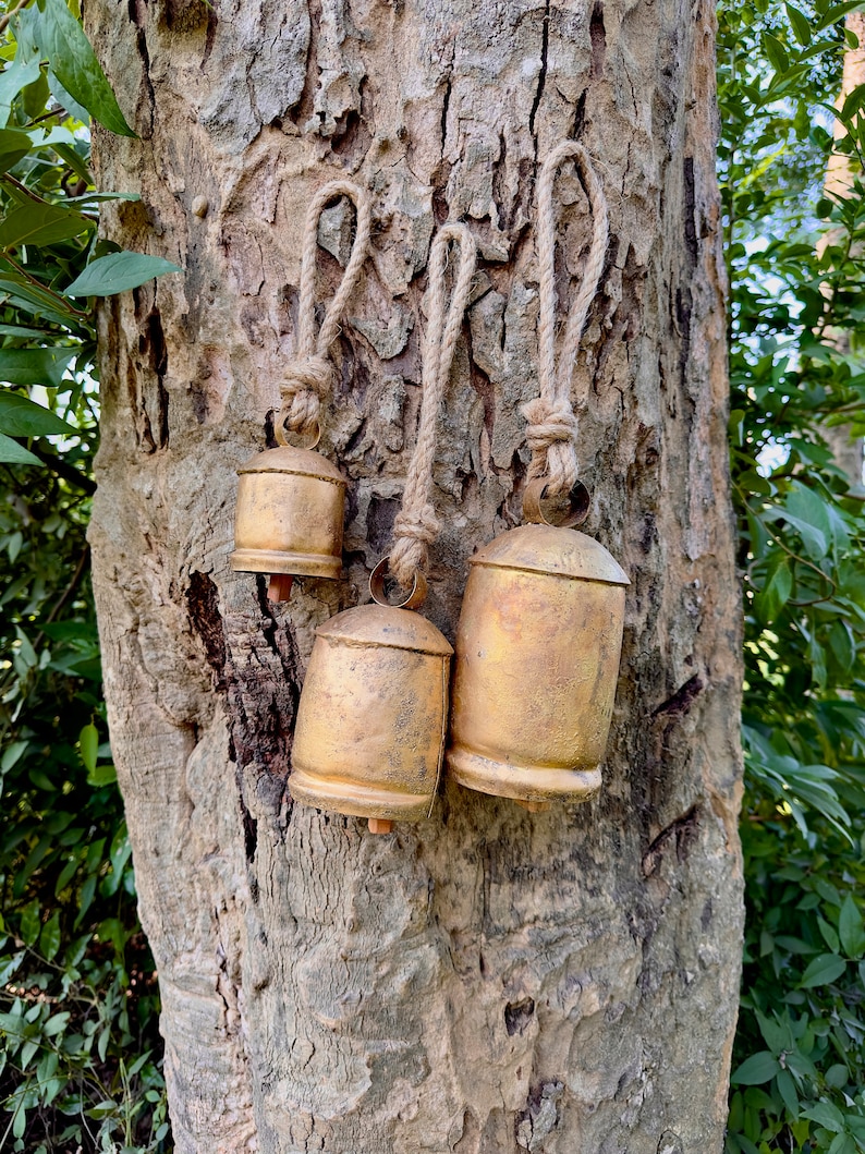 Giant Vintage Rustic Tin Metal Cow Bells / Wall Hanging Décor - Etsy