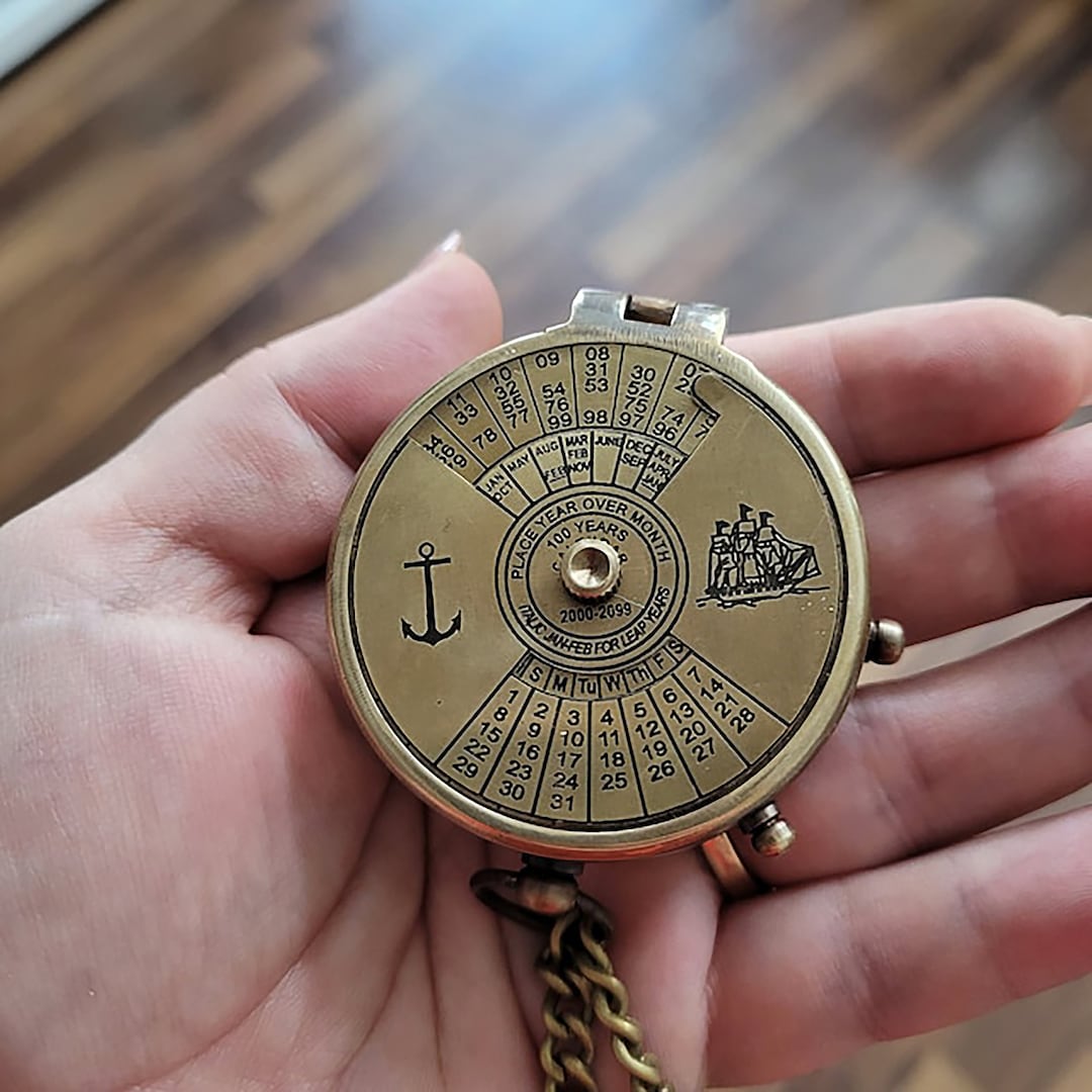Personalized off Grid Calendar 100 Year Perpetual Cycle Compass Pocket ...