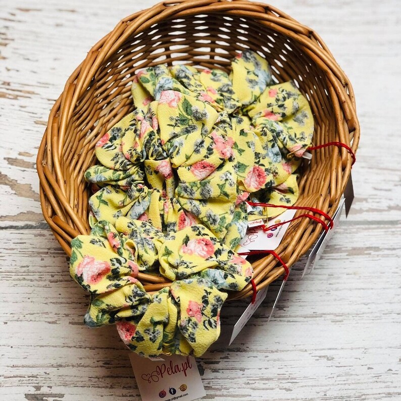 Scrunchie for Best Friend ROSE GARDEN - Etsy