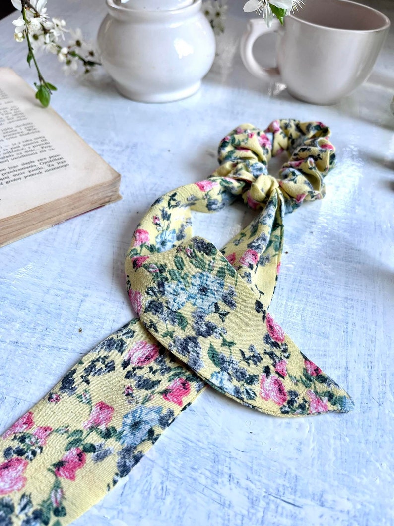 Scrunchie for Best Friend ROSE GARDEN - Etsy