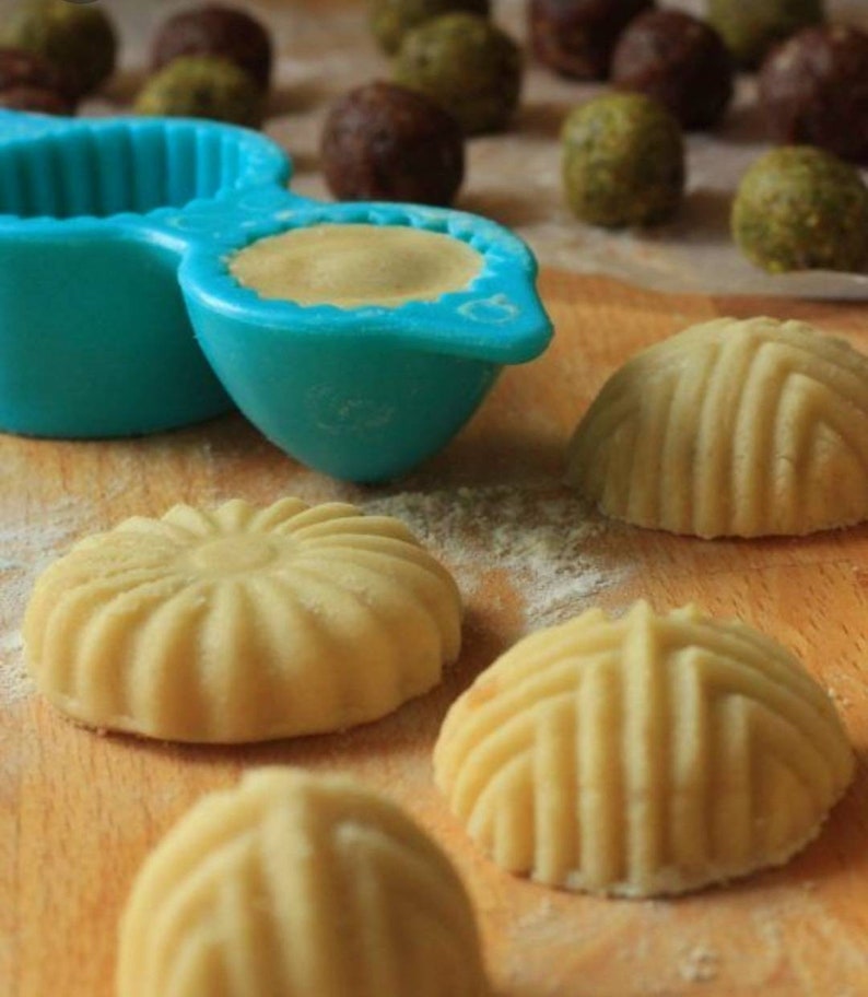 Mamool Mould and Cookie Handmade Pistachio and Ajwa Maamoul Handmade ...