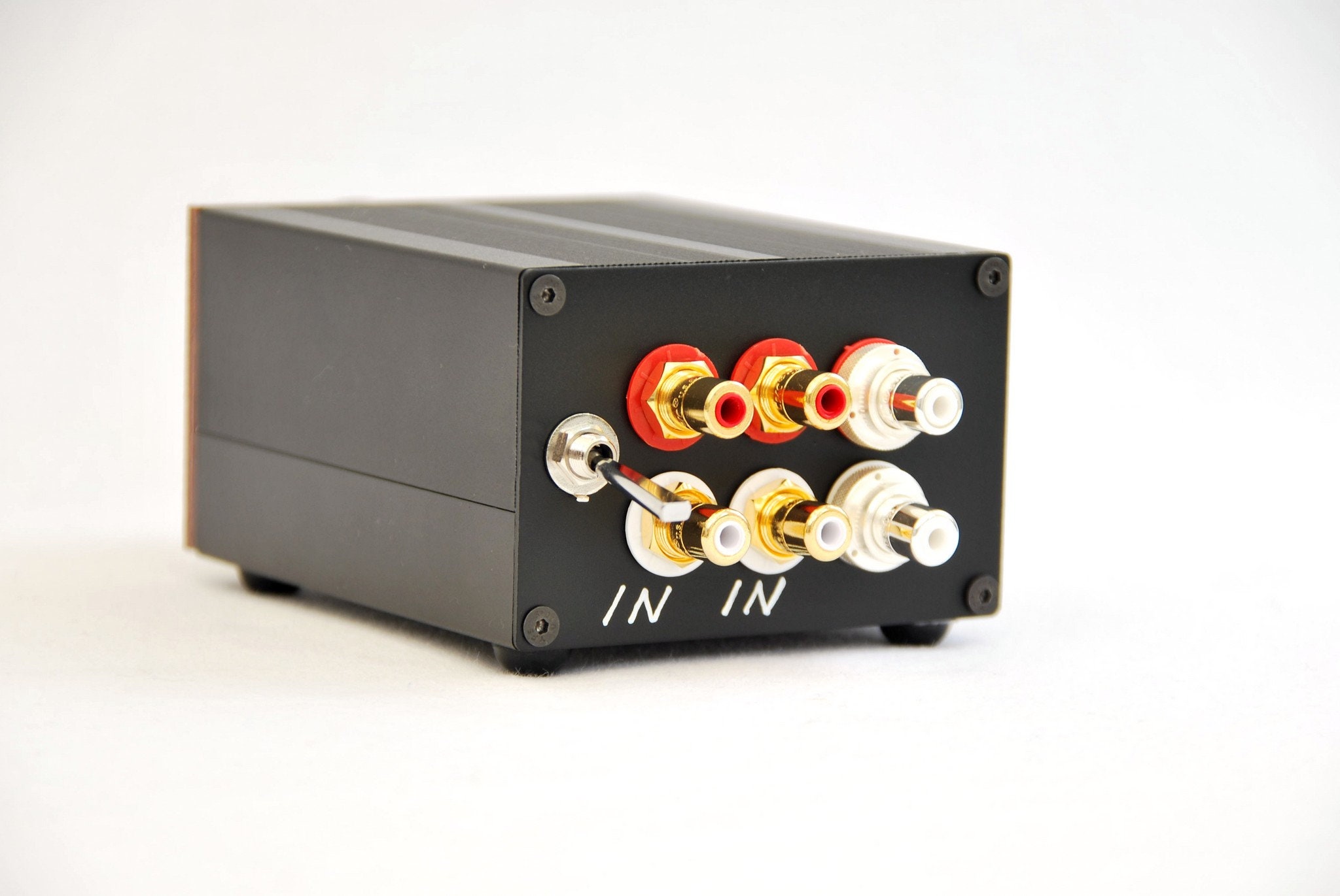 Passive High Quality Preamplifier - Bespoke High End Preamplifiers ...