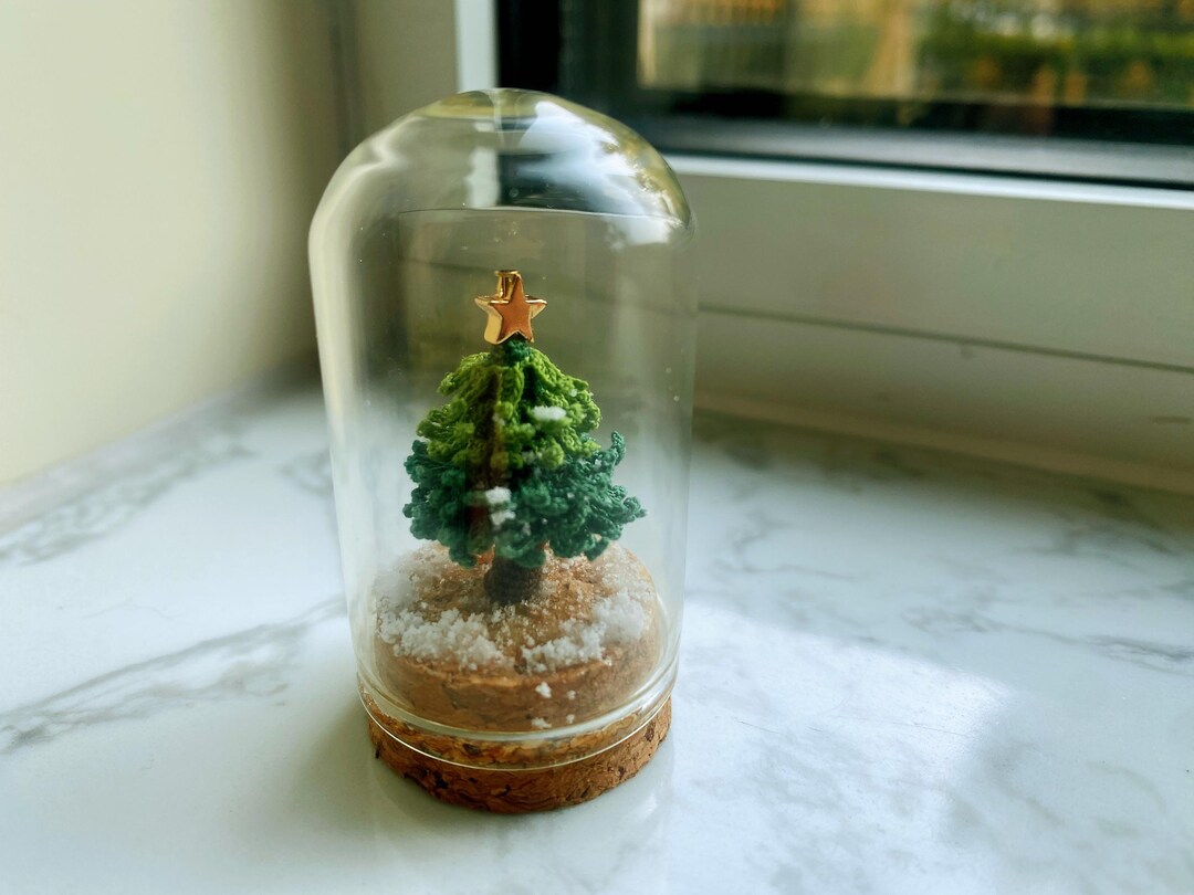 Microcrochet Christmas Tree in Glass Dome , Crochet Mini Christmas Tree ...