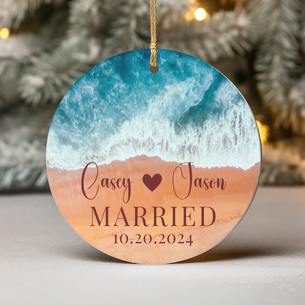 Beach Wedding Gift - 60+ Gift Ideas for 2024