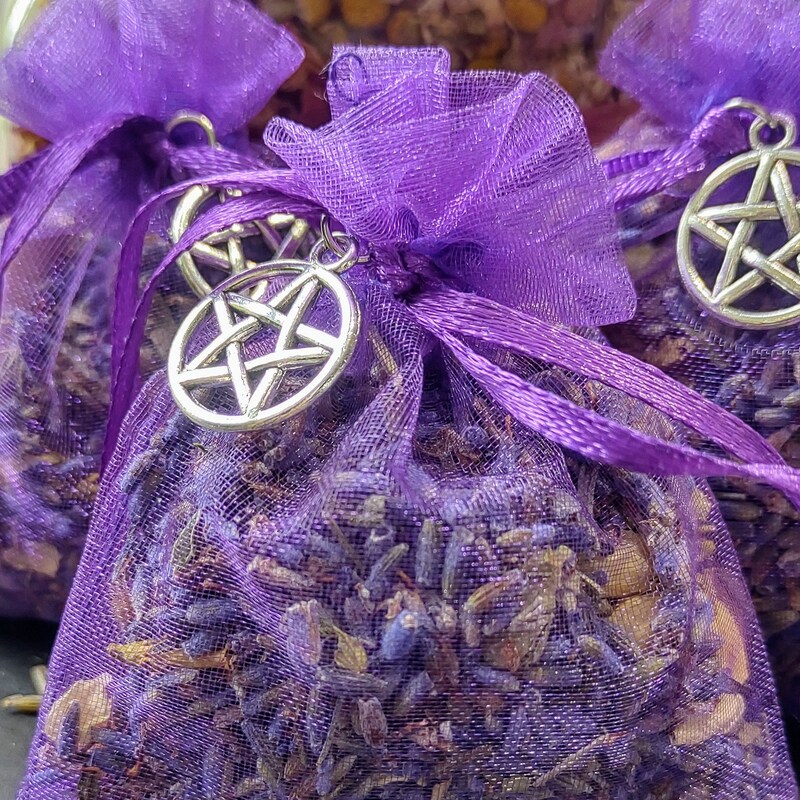 BellasMagickCauldron - Etsy