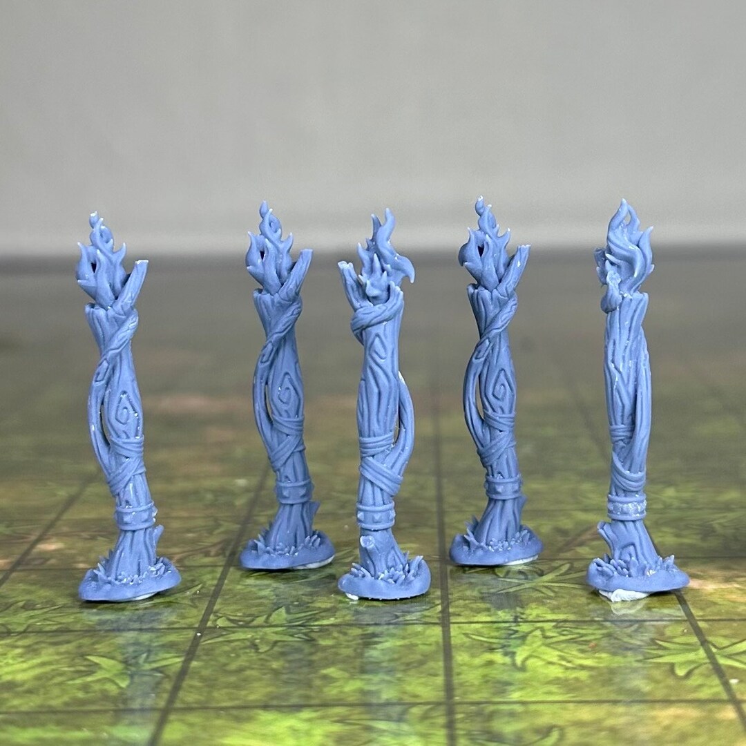 Everburn Torch - Standing Torch - 32mm Scale - Unpainted Miniature for ...