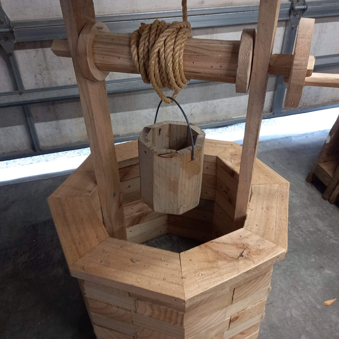 How to Build a 4ft (1200mm) Wooden Wishing Well With Winding Handle and ...