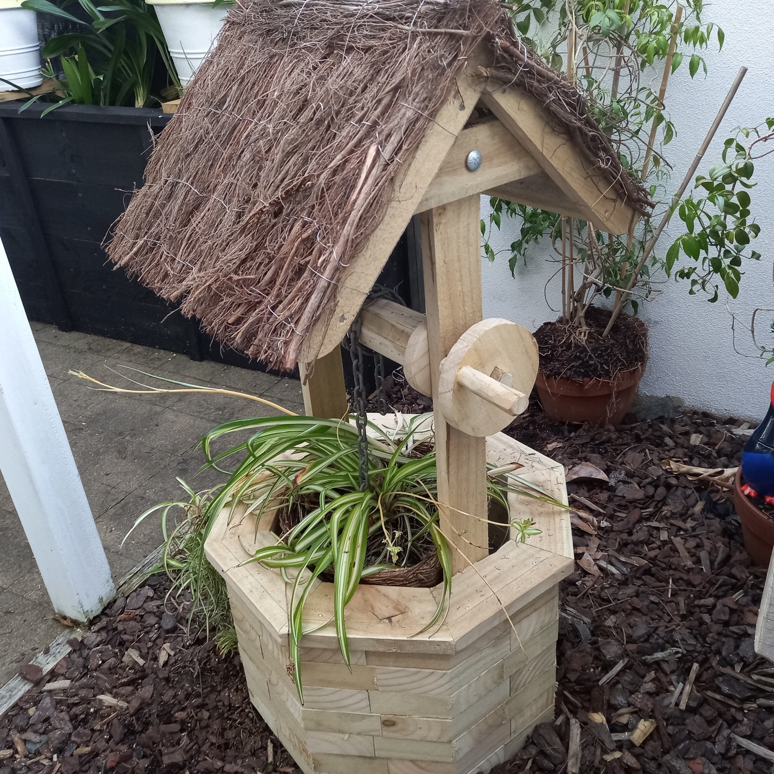 How to Build a 4ft (1200mm) Wooden Wishing Well With Winding Handle and ...