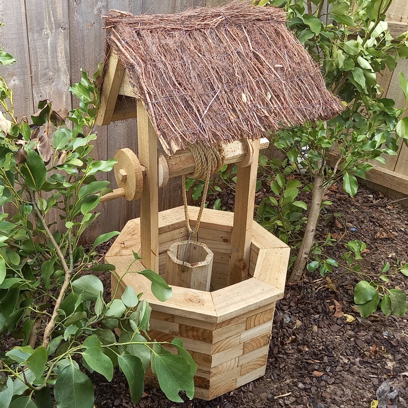 How to Build a 4ft (1200mm) Wooden Wishing Well With Winding Handle and ...