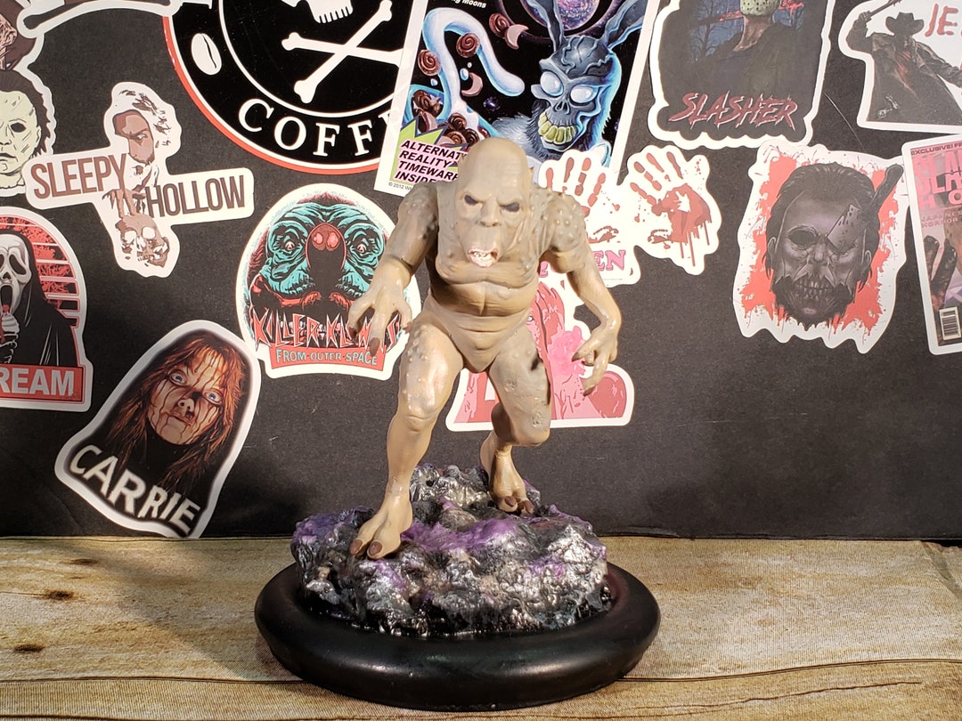 SMALL- Minion THE GATE - Etsy