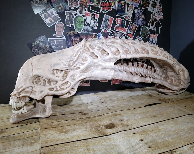 Giant Alien Xenomorph Skull With Full Base and Stand - Etsy