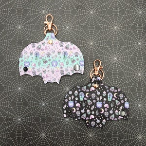 Bat Keychain, Halloween Key Fob, Bat Wing Accessory, Key Keeper, Spooky ...