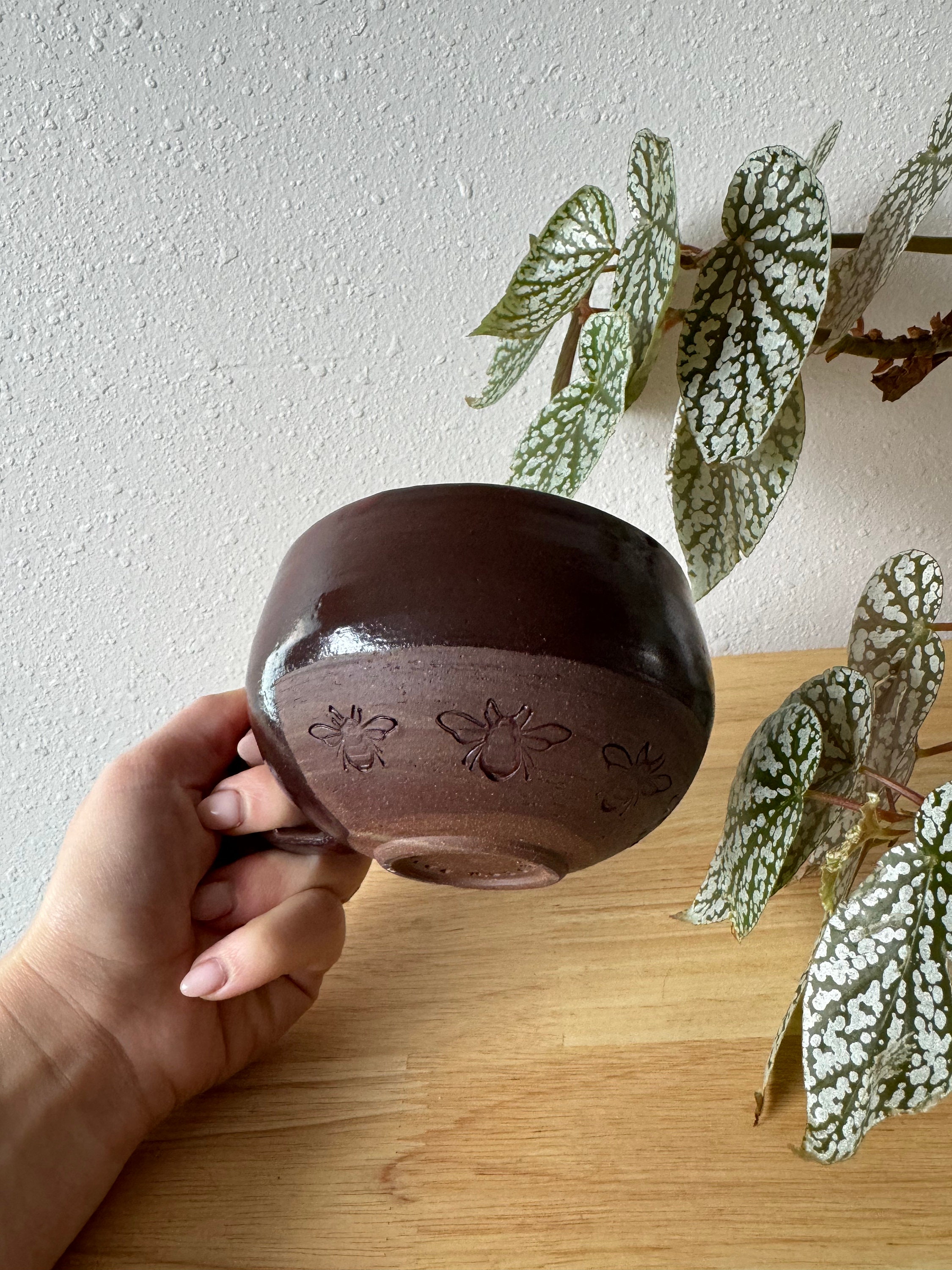 10oz Ceramic Bee Mug, Handmade Latte Mug, Red Ceramic Mug - Etsy