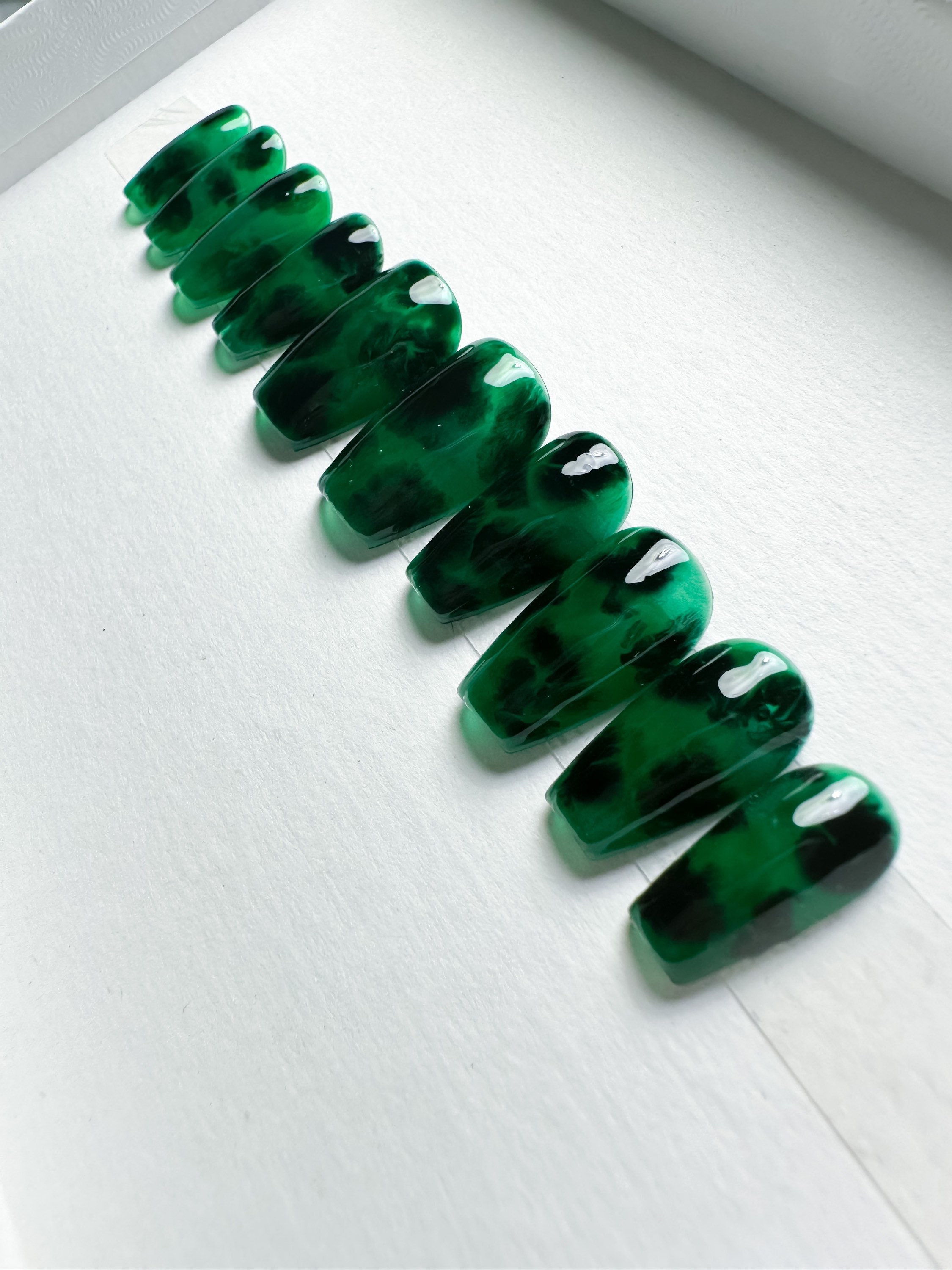 Poison Tort Press on Nails | Green Tortoise Shell | Fall Autumn Nails ...