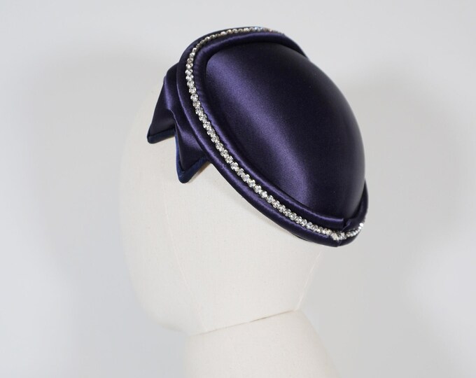 Glamorous 1950s Rhinestone & Satin Navy Blue Cap Style Cocktail Cap W ...