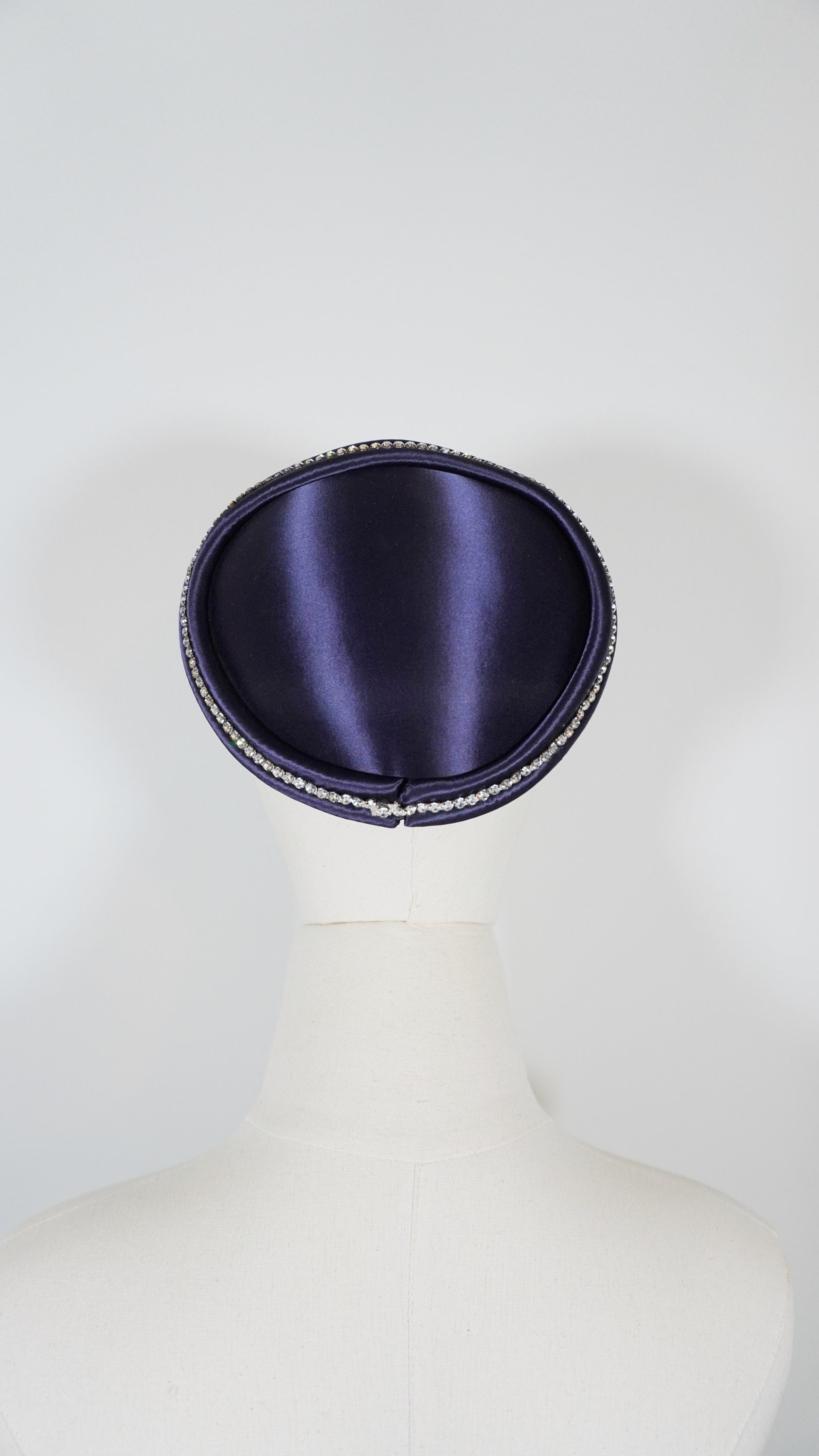 Glamorous 1950s Rhinestone & Satin Navy Blue Cap Style Cocktail Cap W ...