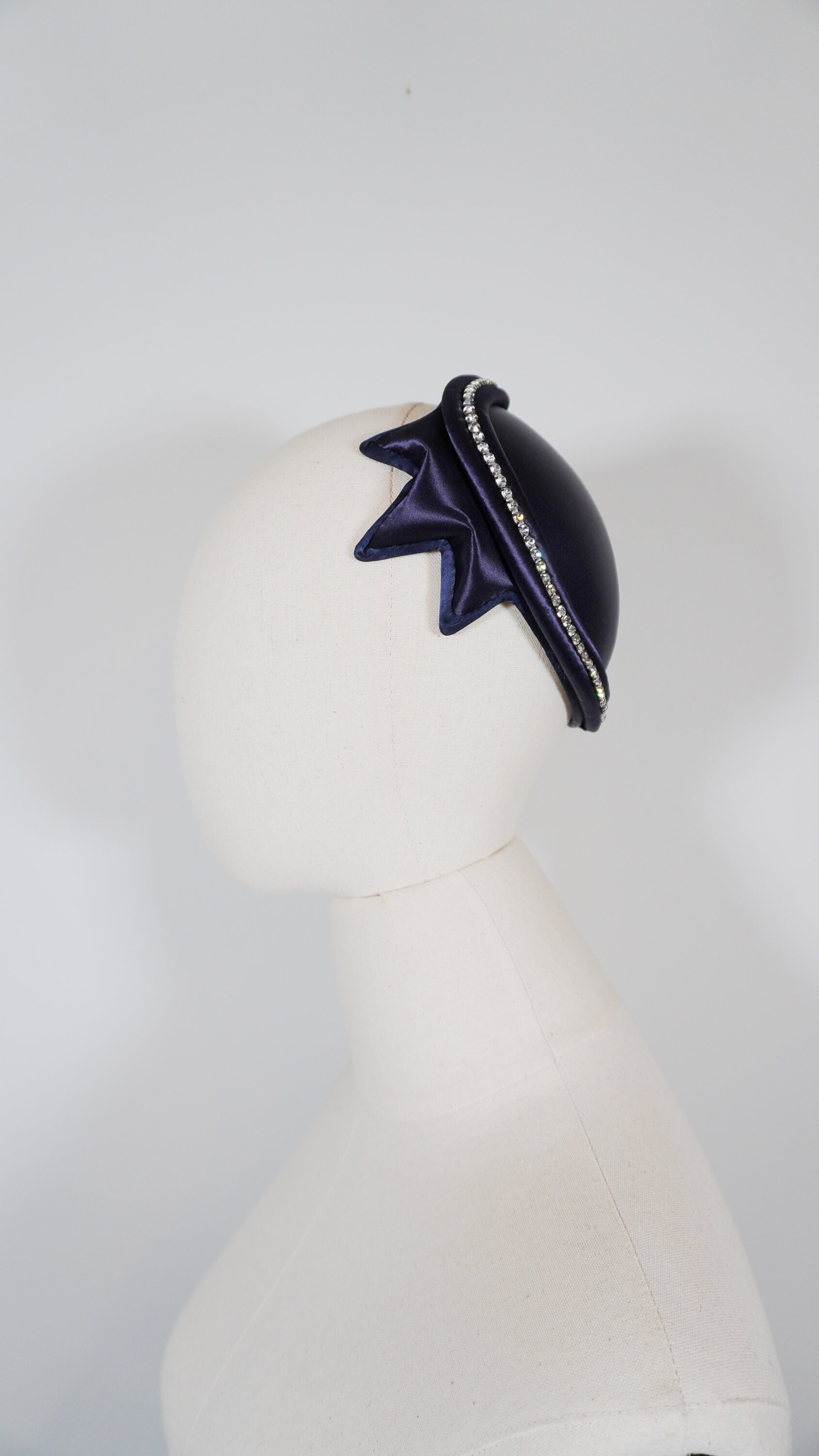 Glamorous 1950s Rhinestone & Satin Navy Blue Cap Style Cocktail Cap W ...
