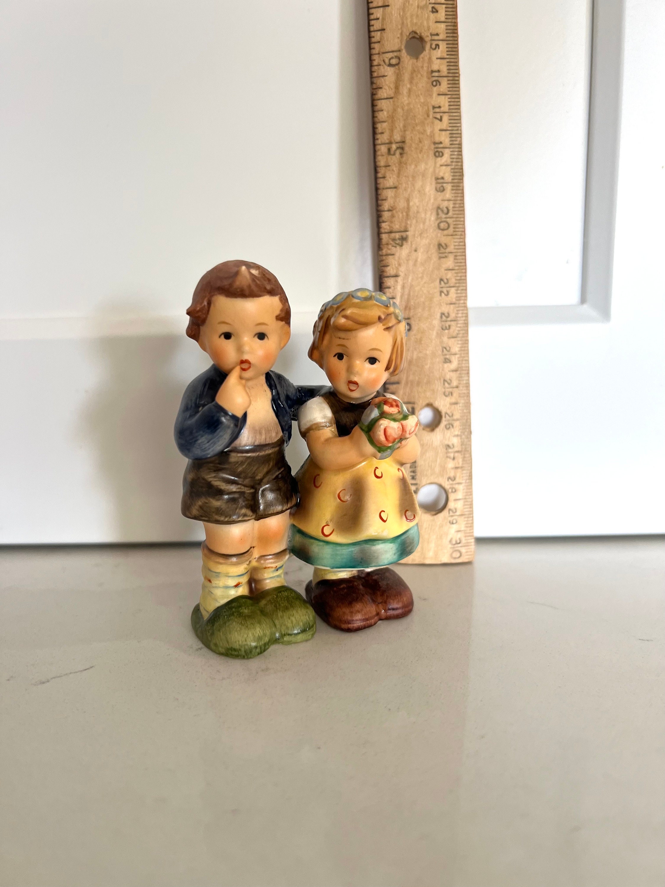 WE CONGRATULATE — Hummel Goebel | Rare Vintage German Figurine With Original Box #220 | 4" TMK-5 ...