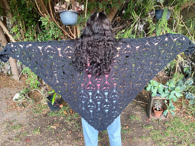 Crocheted Lost Souls / Skull Shawl - Etsy
