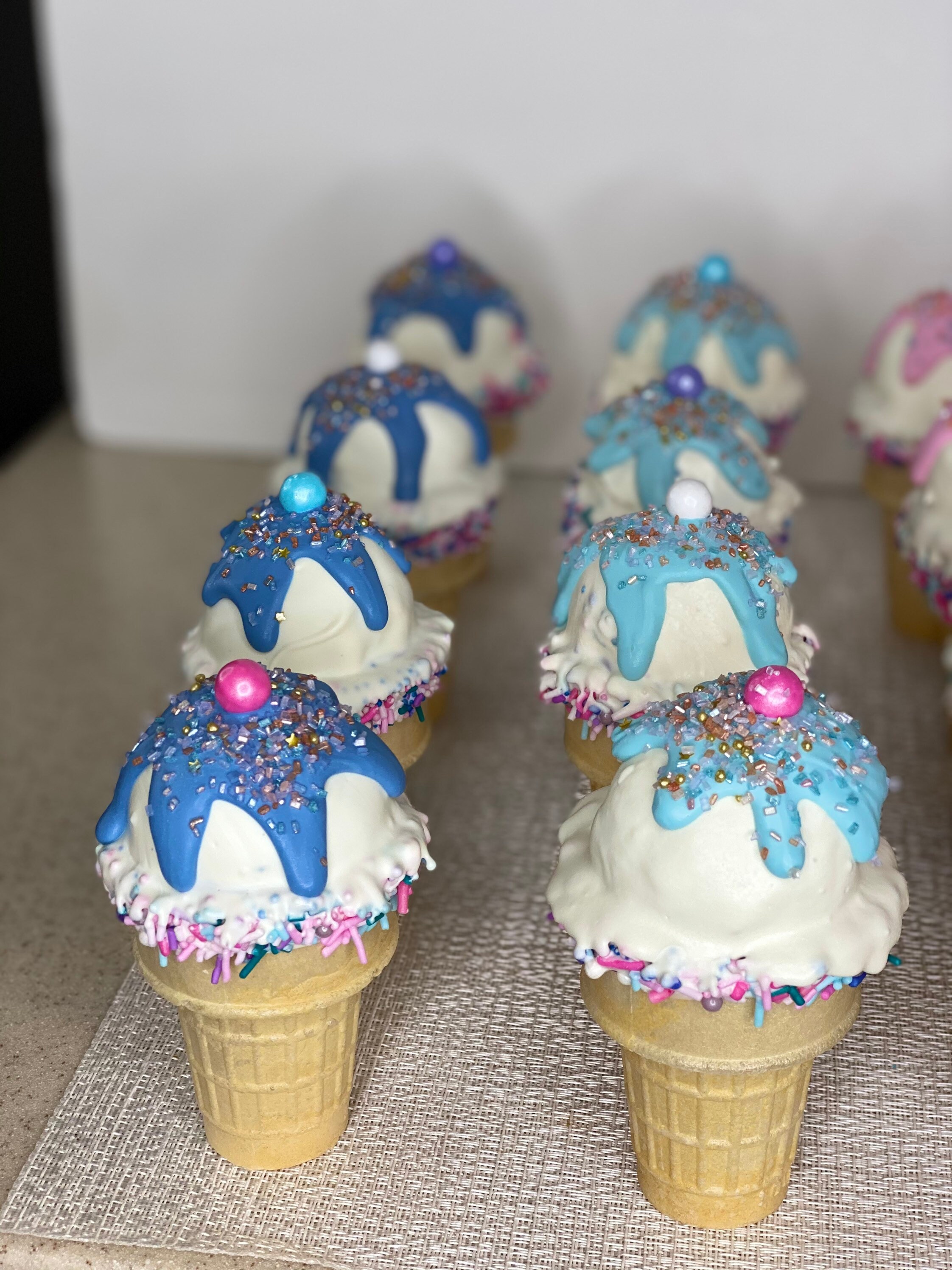 Pastel de cono de helado pops | Etsy España