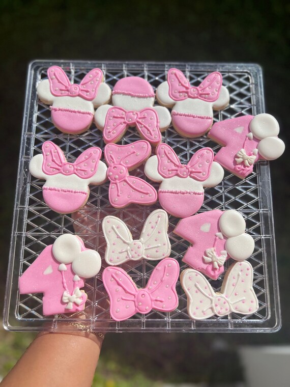 Minnie Mouse Shaped Cookies
