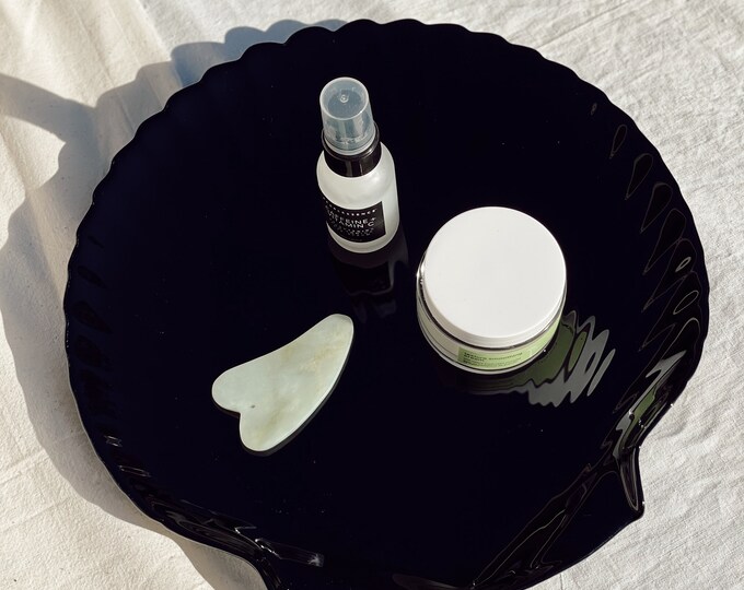 Large Black Glass Shell Plate - Etsy