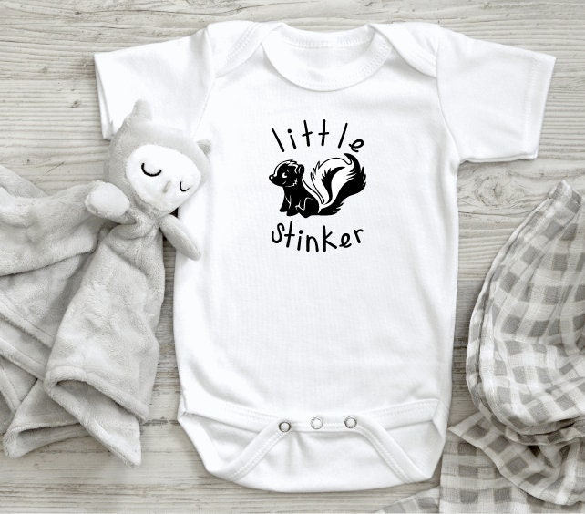 Kleiner Stinker, Baby Neugeborene Strampelanzug, Alltag Stinktier ...