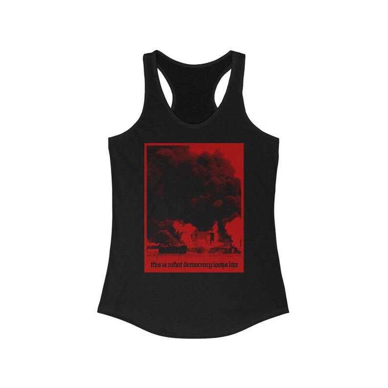 Así es como se ve la democracia Waco ATF Fire Women's Ideal Racerback ...