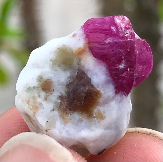 Rocks & Geodes 134 Carats Museum Grade Damage Free Deep Red Ruby Beryl ...