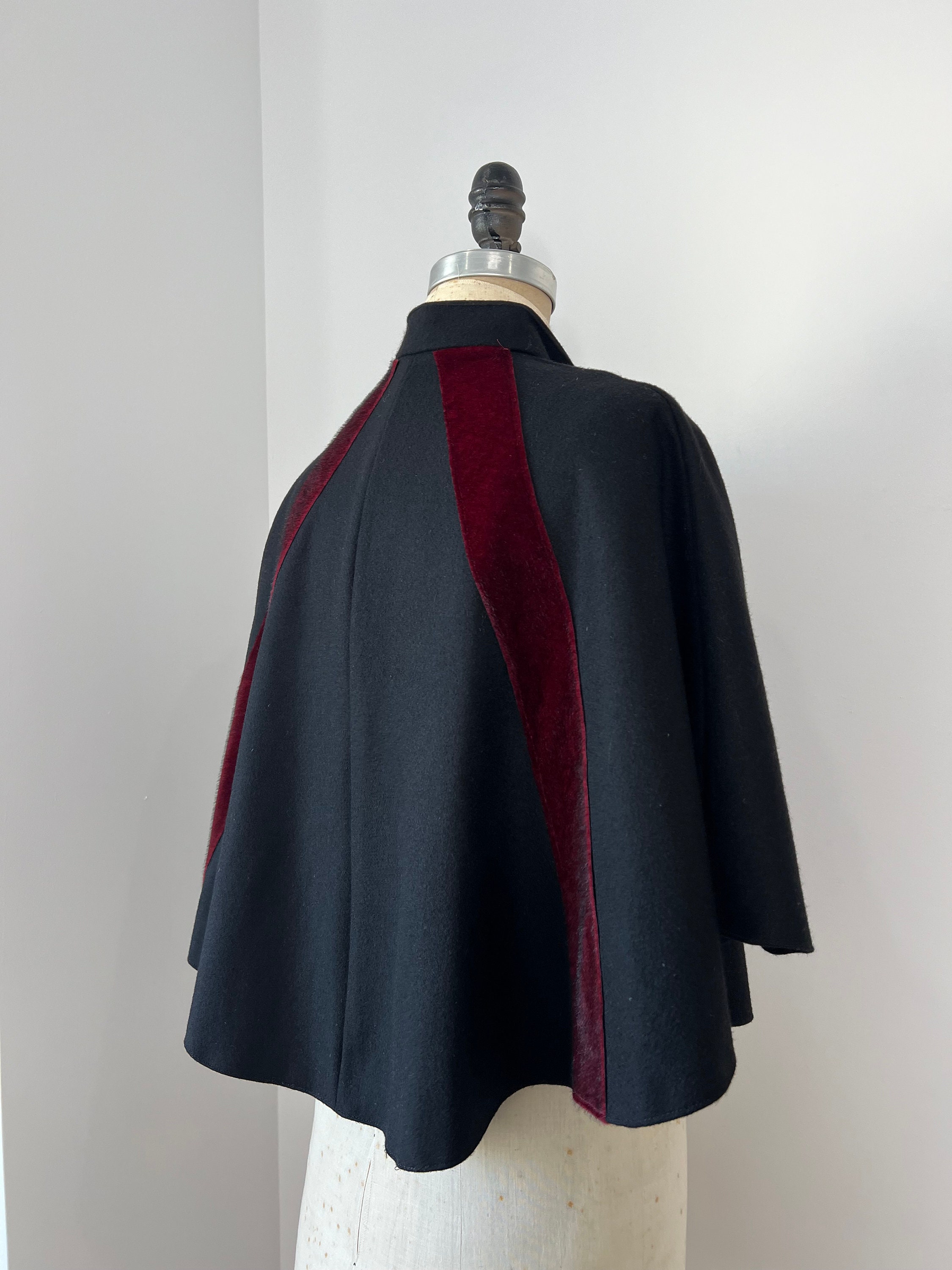 Vintage 1950s Black & Red Bow Tie Capelet - Etsy
