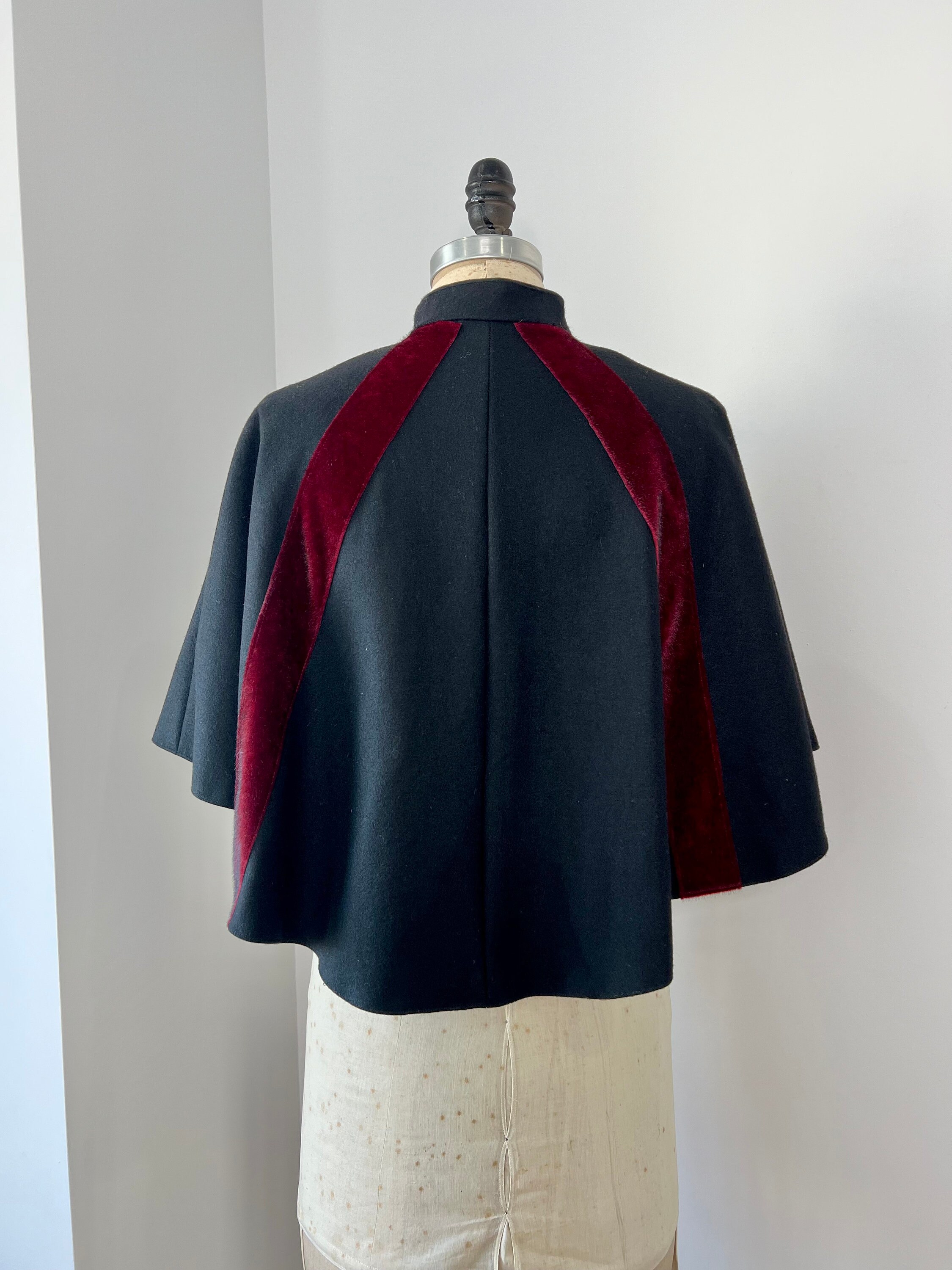 Vintage 1950s Black & Red Bow Tie Capelet - Etsy