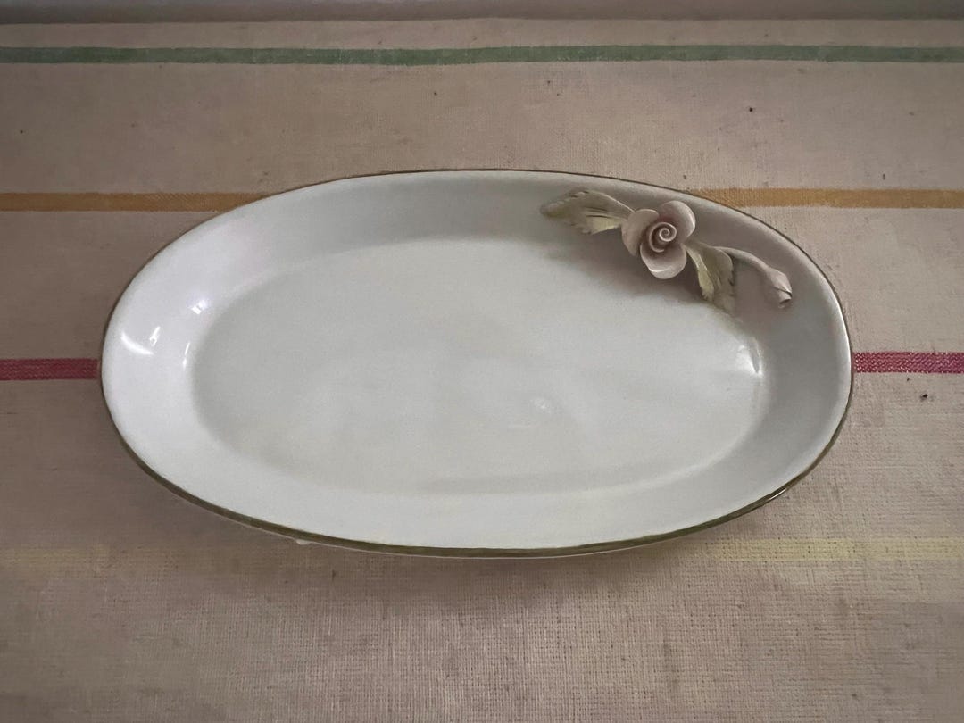 A Beautiful Art Deco GBC Italy White Porcelain Oval Dish With Intricate ...