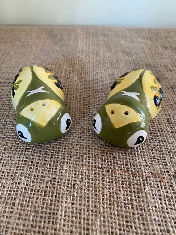 Dining & Serving Kitchen & Dining Ceramic Salt and Pepper Shakers With ...