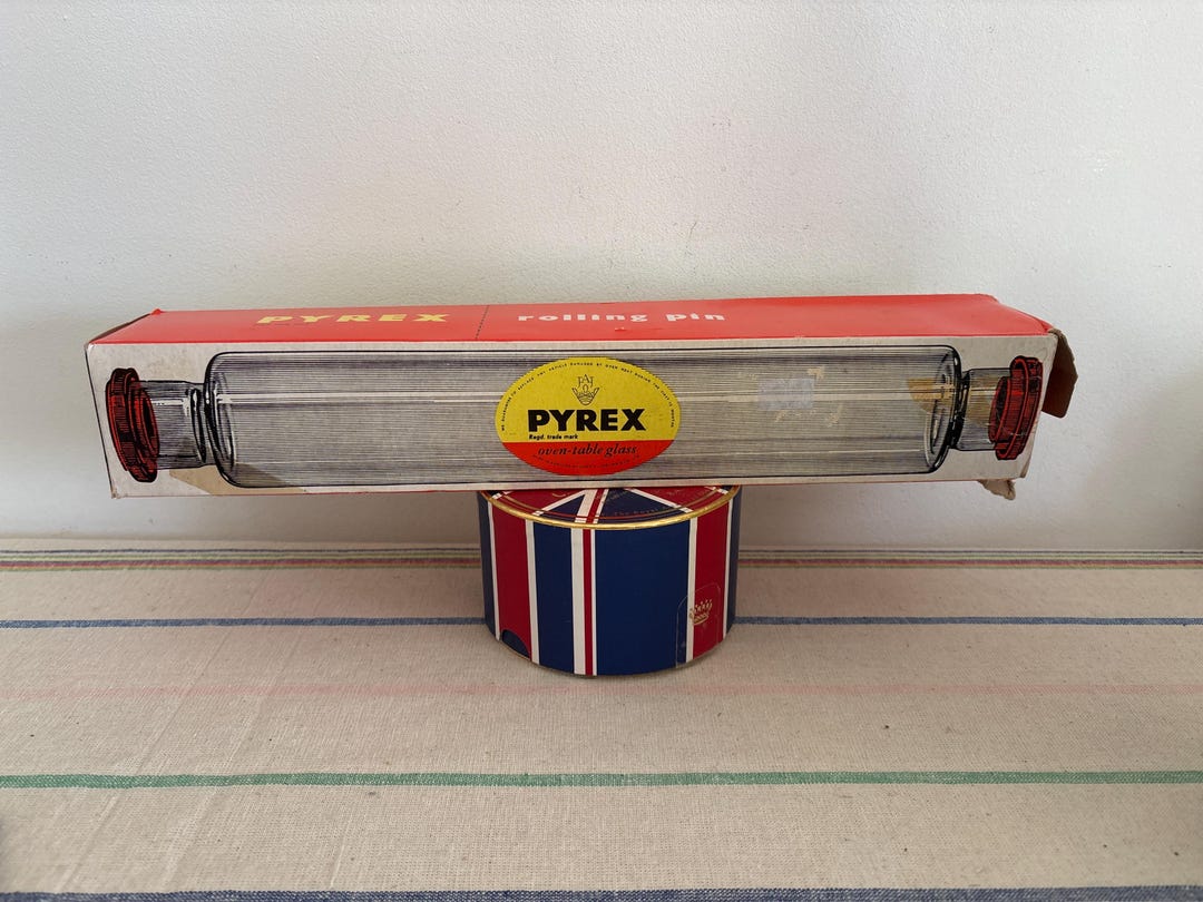 A Vintage Original Perfectly Boxed Pyrex Glass Rolling Pin for the ...