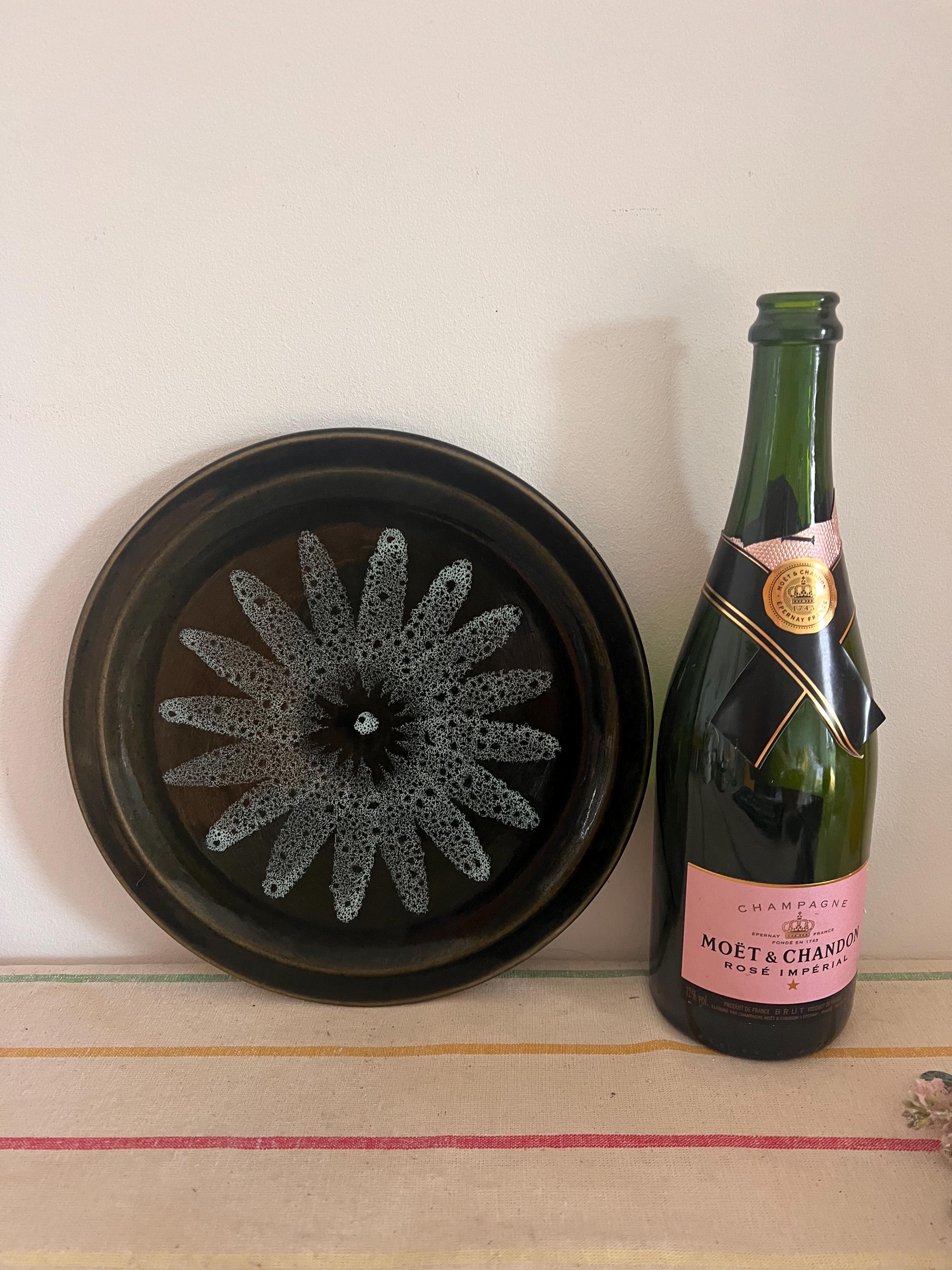 A Beautiful Dark Green Lotus Pottery Dish Made by Stoke Garden & Devon ...